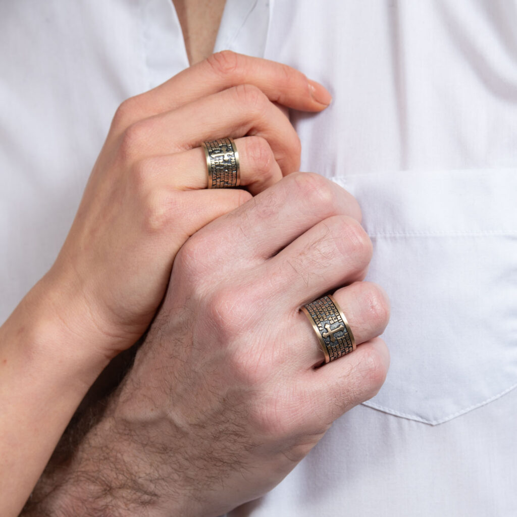 Black and Gold Pater Noster Ring - Anellissimo