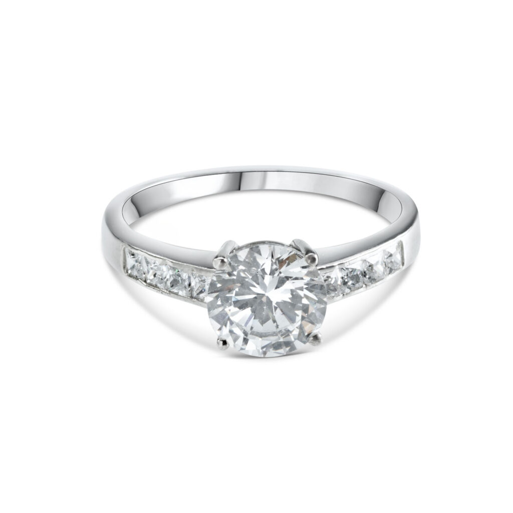 Solitaire Ring With Side Stones Anellissimo solitaire-ring-with-side-stones-anellissimo